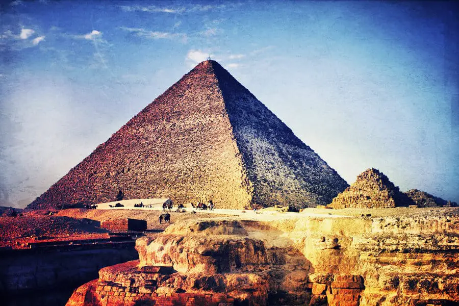 Giza's Great Pyramid: Culmination of Ancient Egypt's Architectural ...